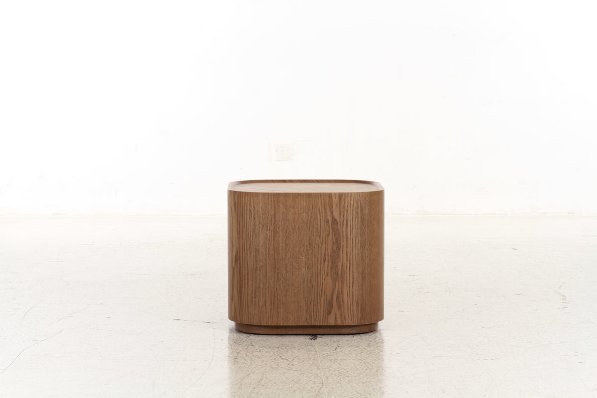 Hanko Side Table – Square Side Table with Rounded Corners – Vertue